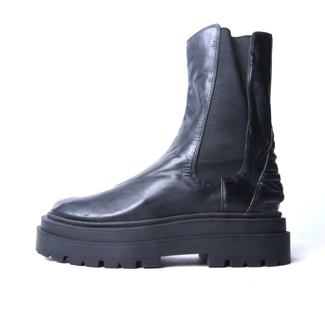 Buy Pull & Bear Shoes Online In Pakistan | Khazanay.Pk