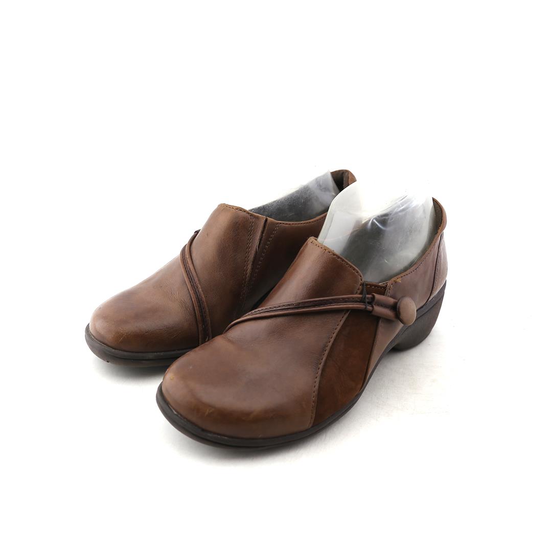 Buy Clarks Shoes Online In Pakistan | Khazanay.Pk